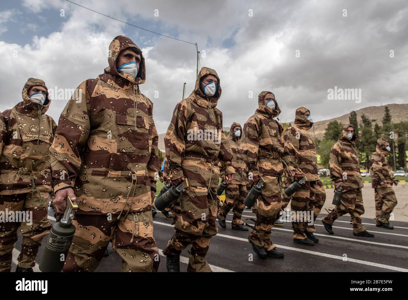 Iran army hi-res stock photography and images - Alamy