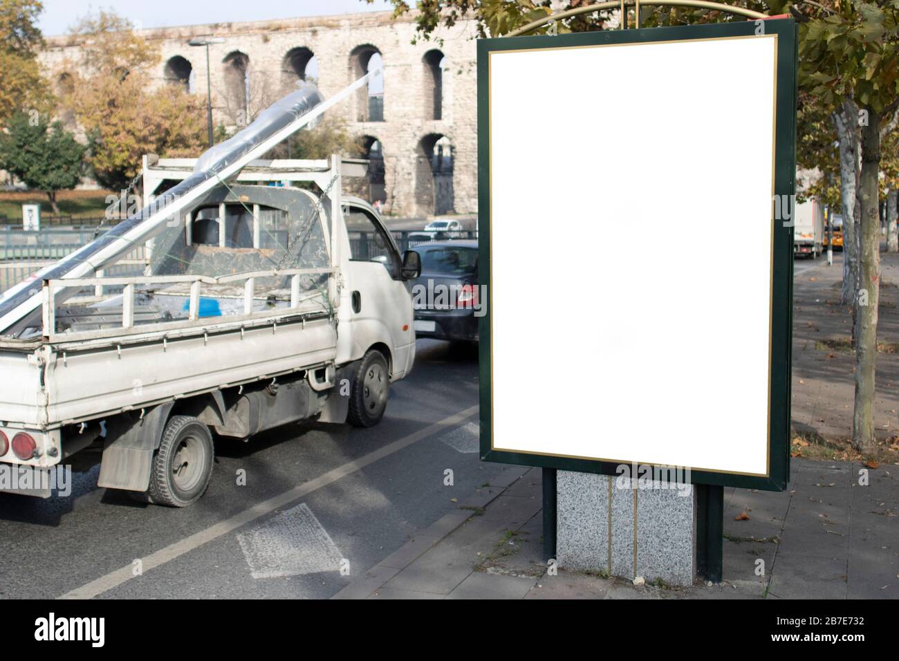 Empty rectangular bilboard. Photographed on the edge Stock Photo - Alamy