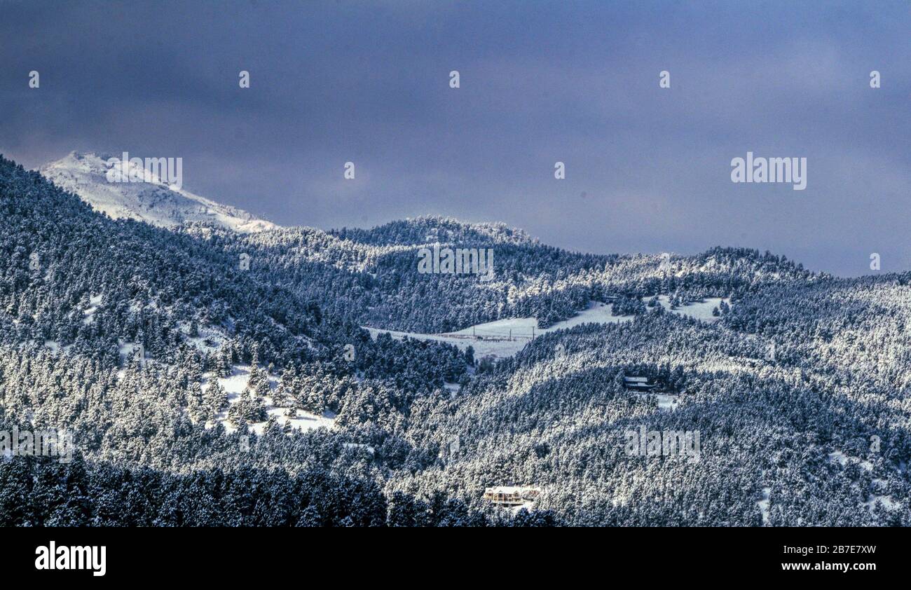 Foothills of the rockies hi-res stock photography and images - Alamy