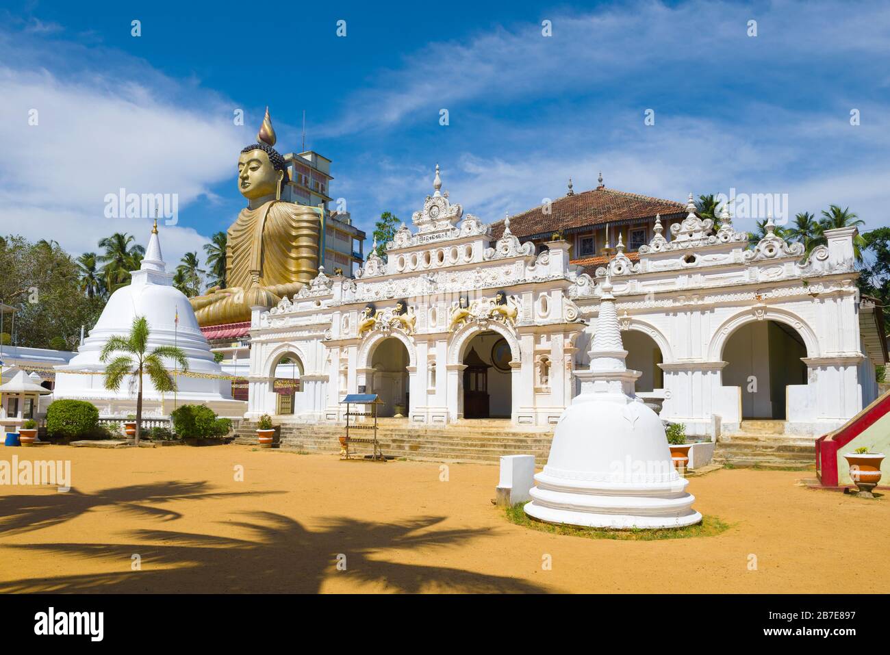 Wewrukannala buduraja maha viharaya hi-res stock photography and images ...