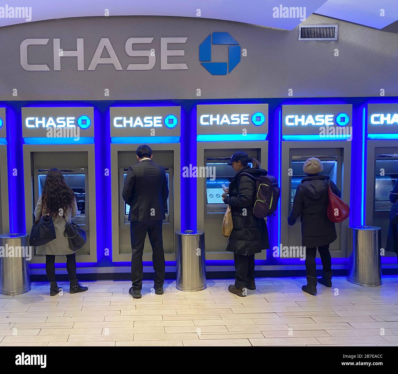 Chase automated banking at Grand Central Terminal in midtown Manhattan ...