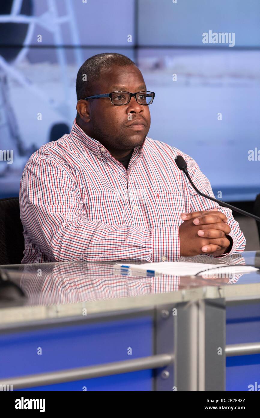 Larry armstrong hi-res stock photography and images - Alamy