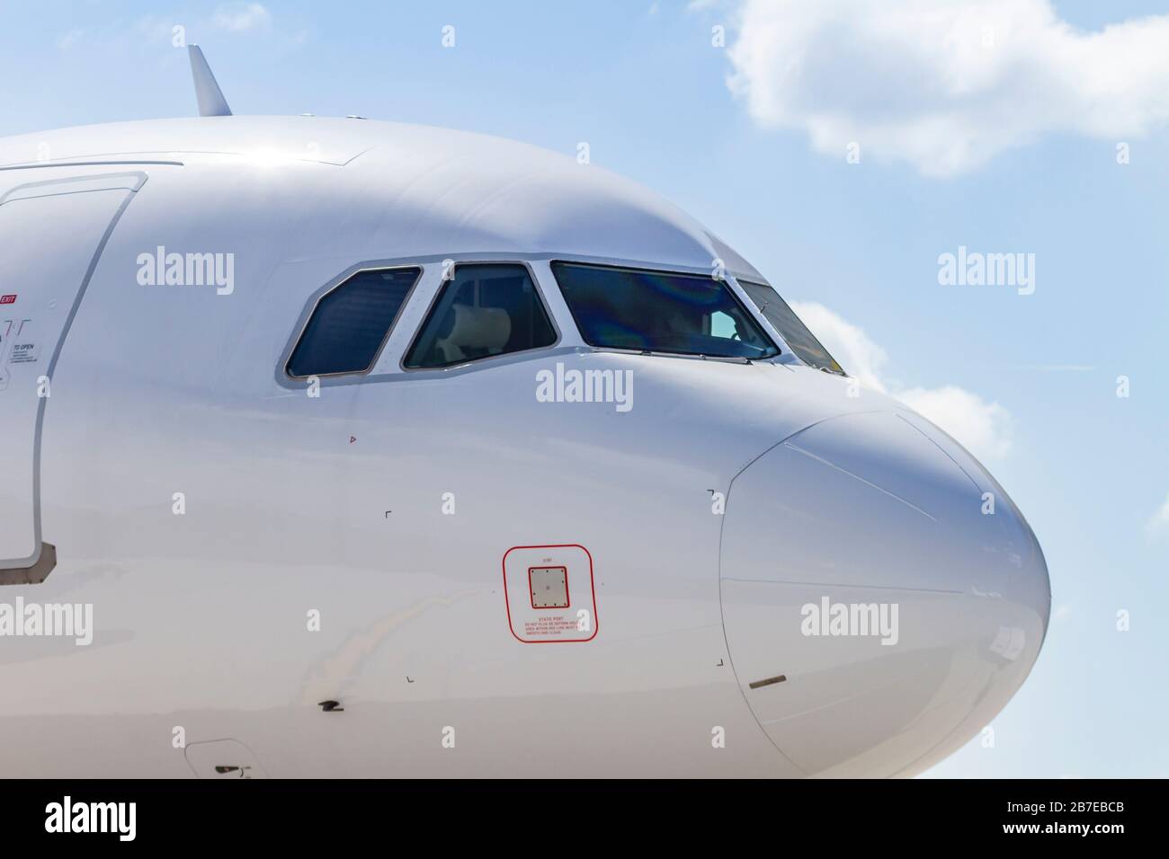 Single aisle jetliner hi-res stock photography and images - Alamy