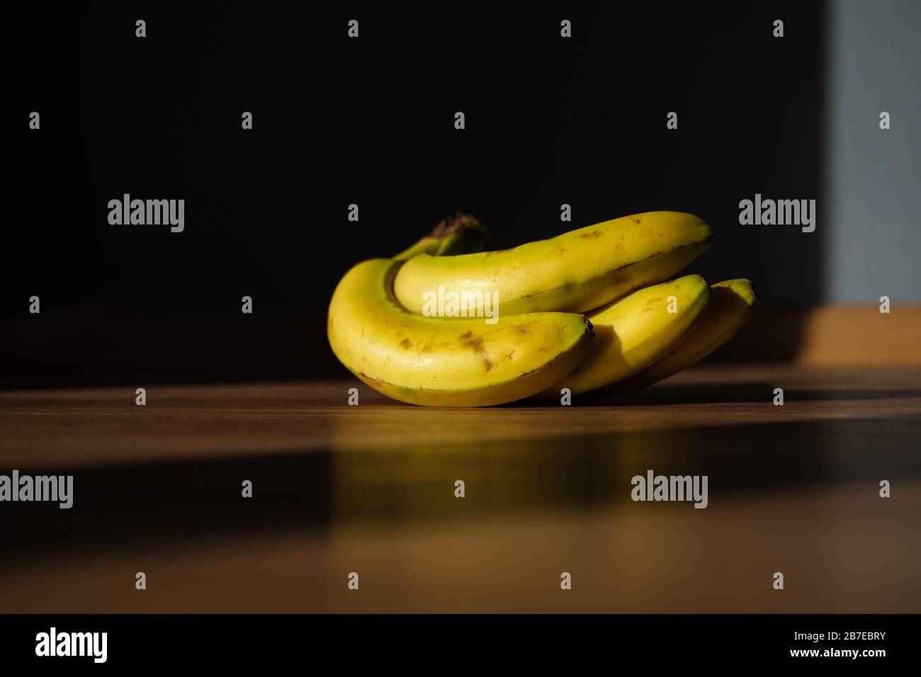 Group ripe bananas peeled hi-res stock photography and images - Alamy
