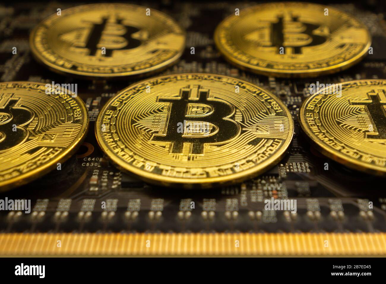 Exchange rates screen hi-res stock photography and images - Alamy