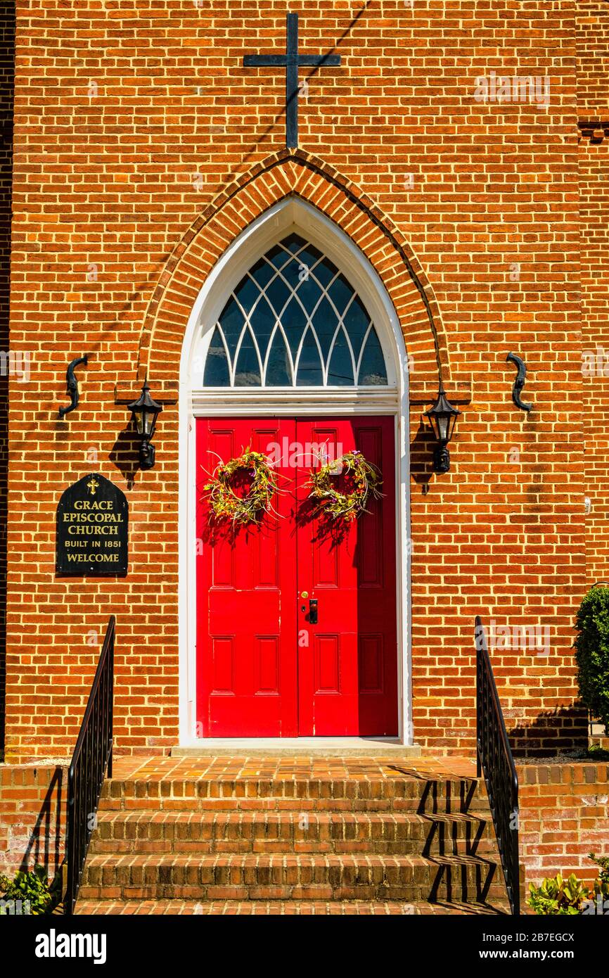 Grace episcopal church cemetery hi-res stock photography and images - Alamy
