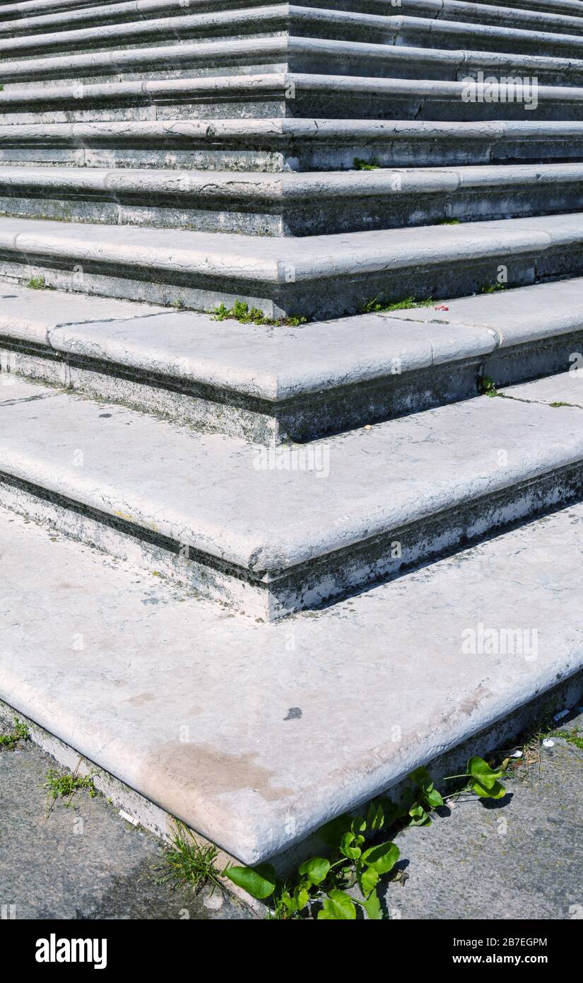 Ancient marble staircase, the art of bricklayers Stock Photo - Alamy