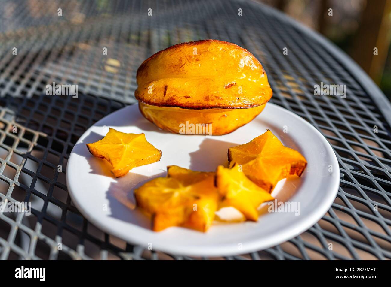Starfruit fruit carambola plate hi-res stock photography and images - Alamy