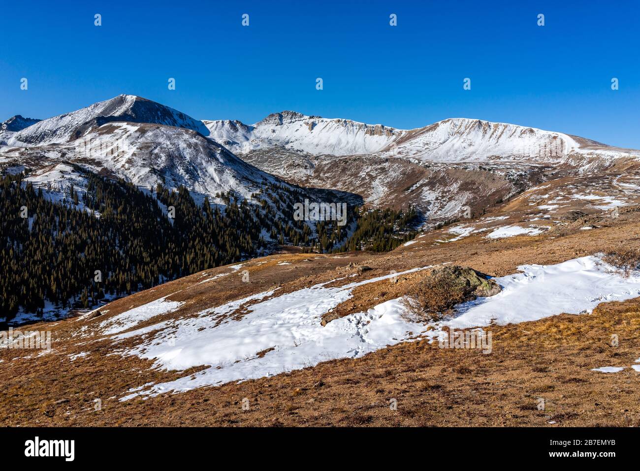 Pass summit elevation hi-res stock photography and images - Alamy