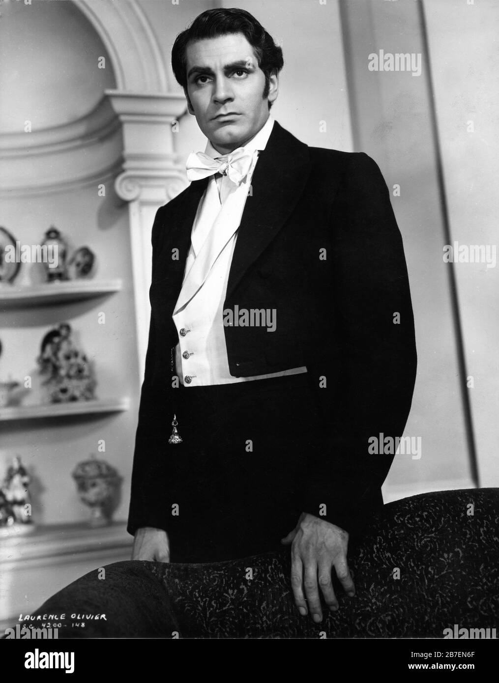 LAURENCE OLIVIER as Heathcliff in WUTHERING HEIGHTS 1939 director ...
