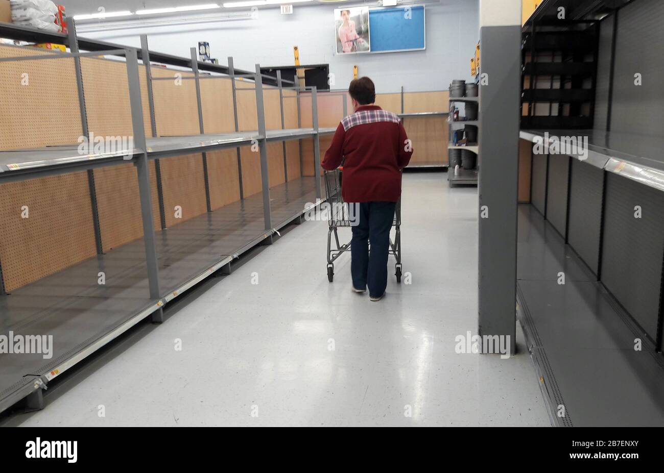 Flying off shelves hi-res stock photography and images - Alamy