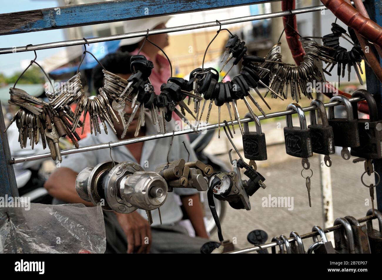 Locks and keys hi-res stock photography and images - Alamy