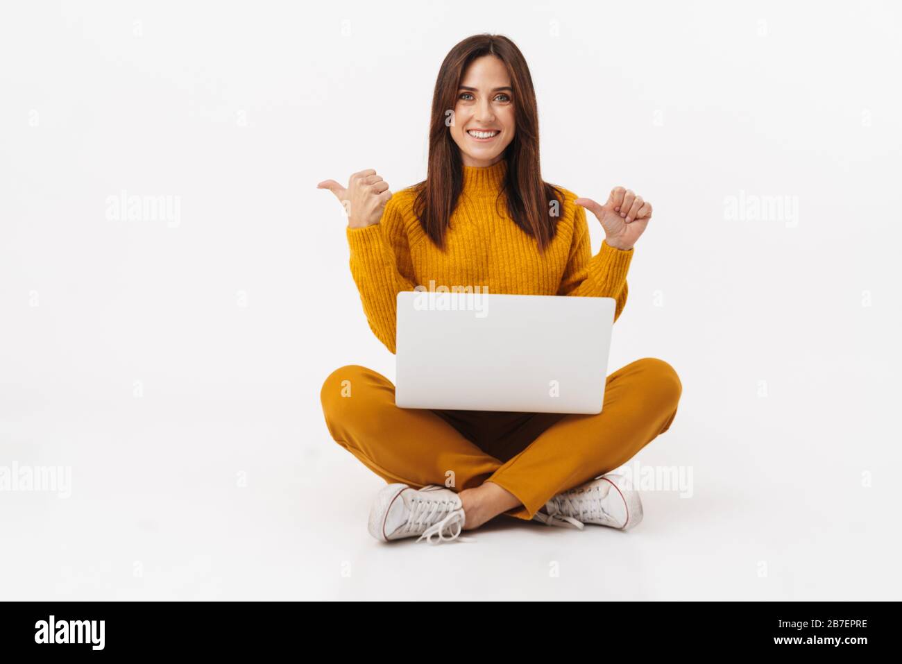 Woman fingers crossed laptop hi-res stock photography and images - Alamy