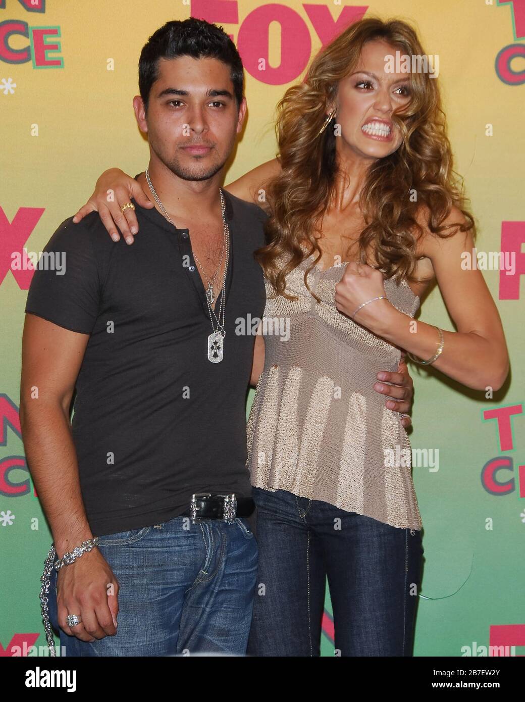 Wilmer valderrama and jessica alba hi-res stock photography and images ...