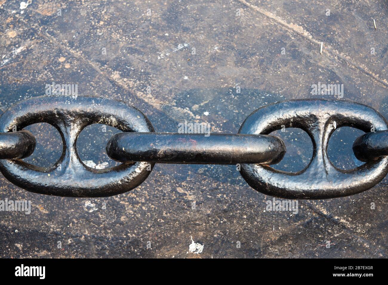 huge and strong metal chains Stock Photo - Alamy