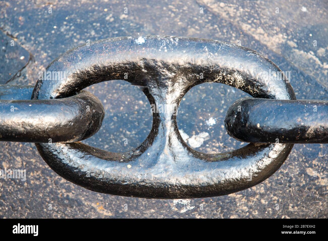 huge and strong metal chains Stock Photo - Alamy