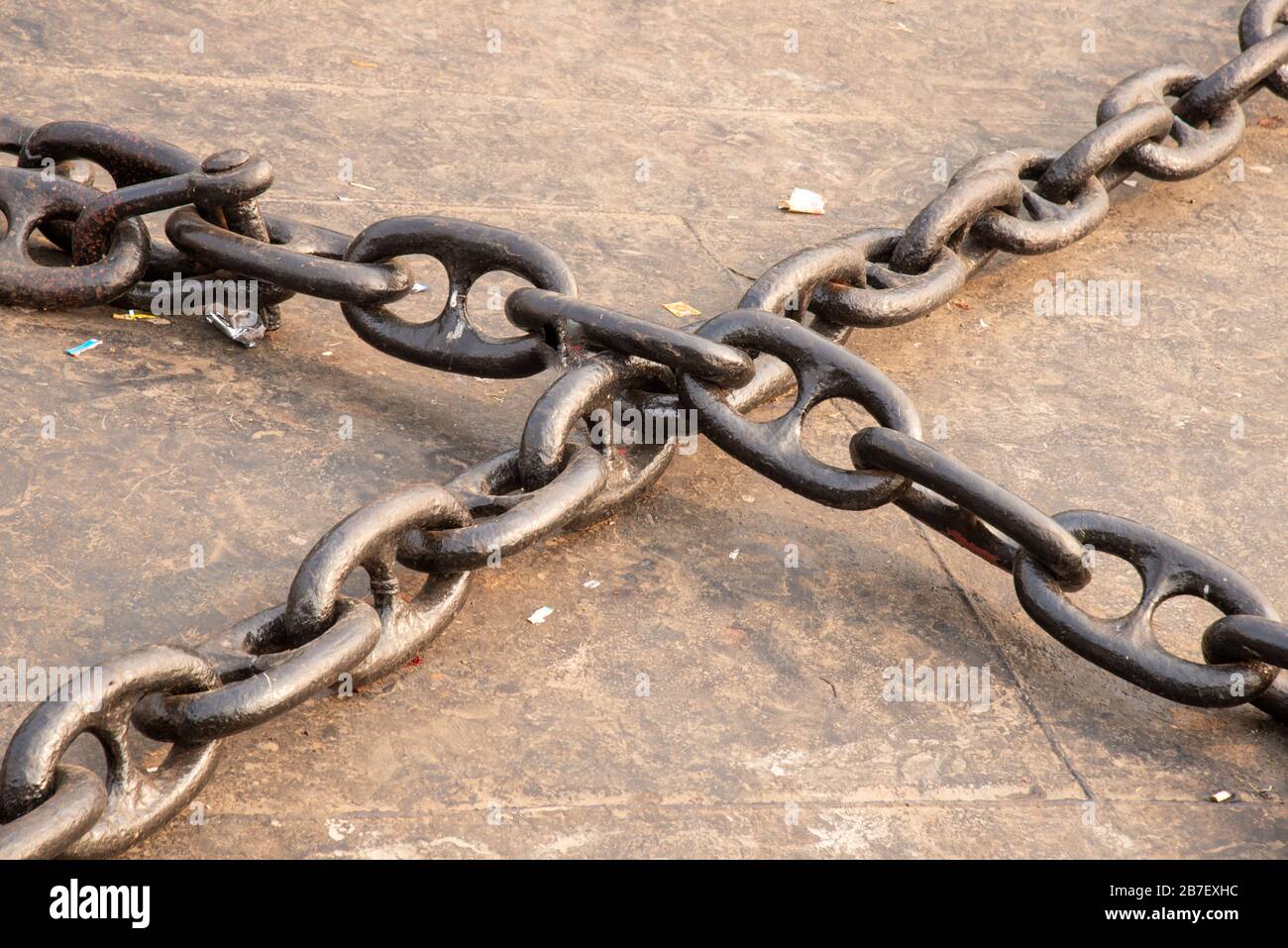 Strong teamwork hi-res stock photography and images - Alamy