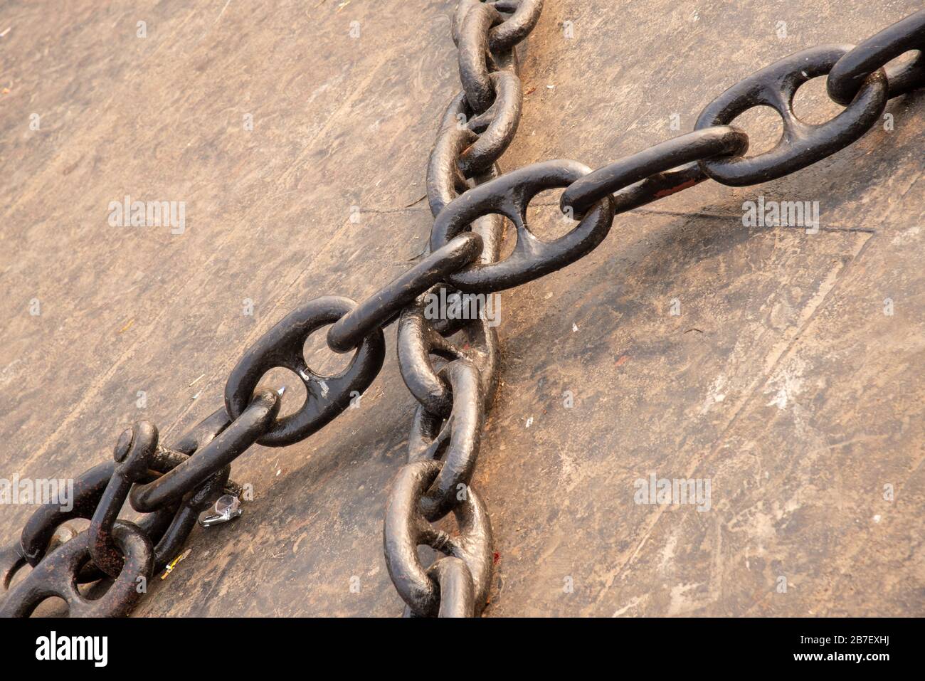 huge and strong metal chains Stock Photo - Alamy