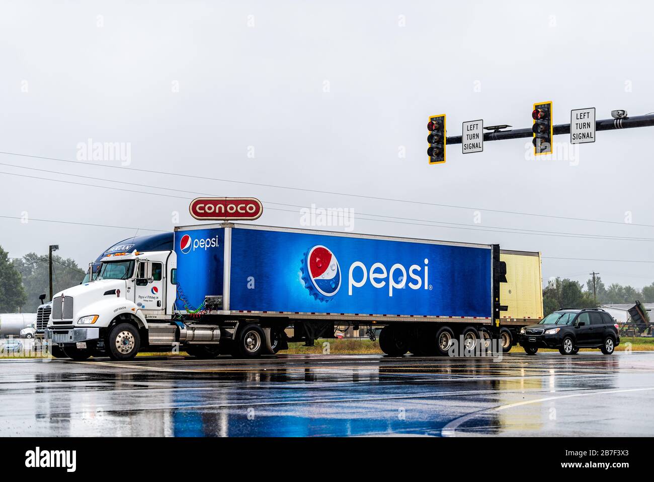 Pepsi cola delivery truck hi-res stock photography and images - Alamy