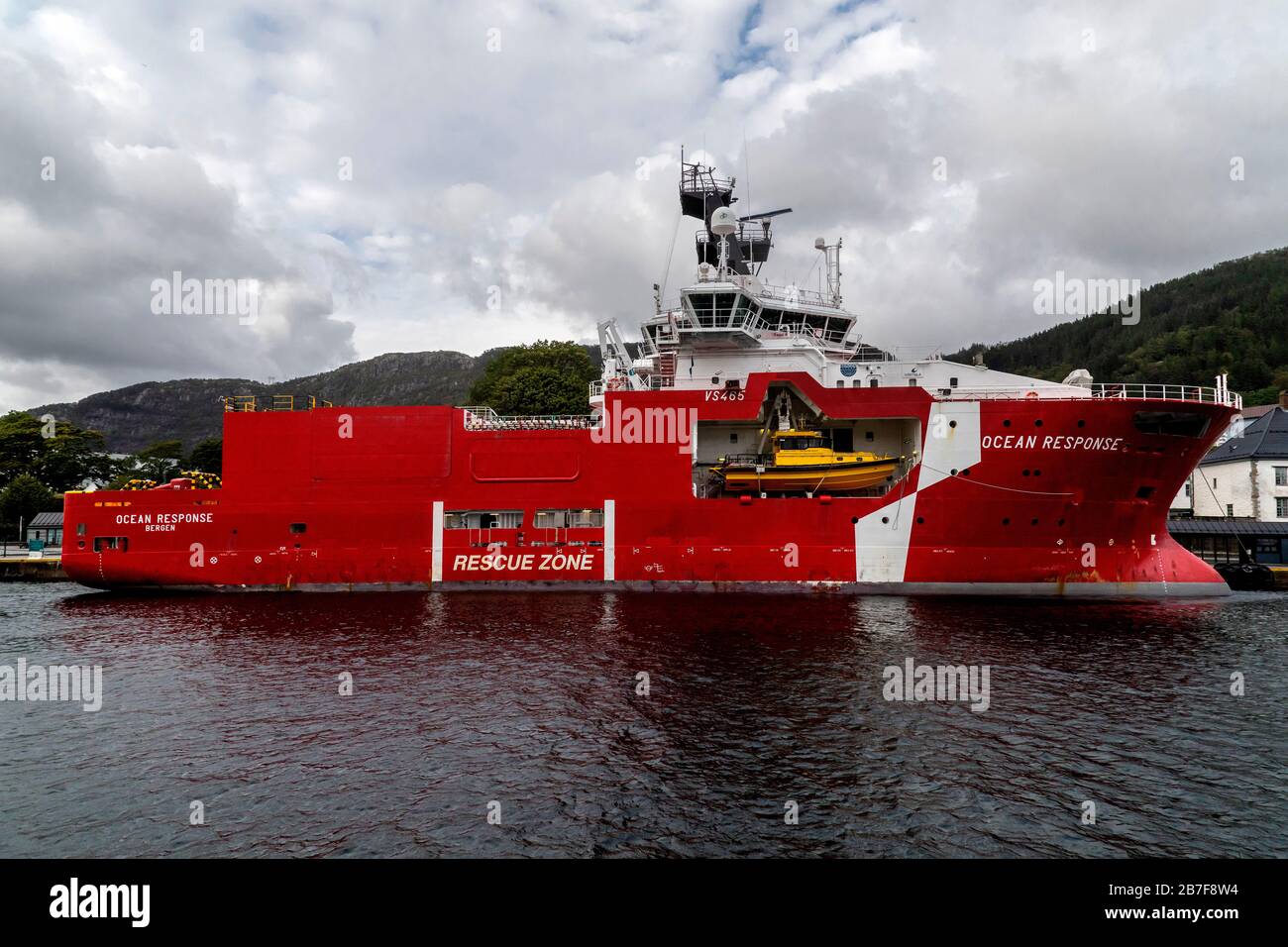 Offshore multi service standby rescue vessel Ocean Response in the port ...