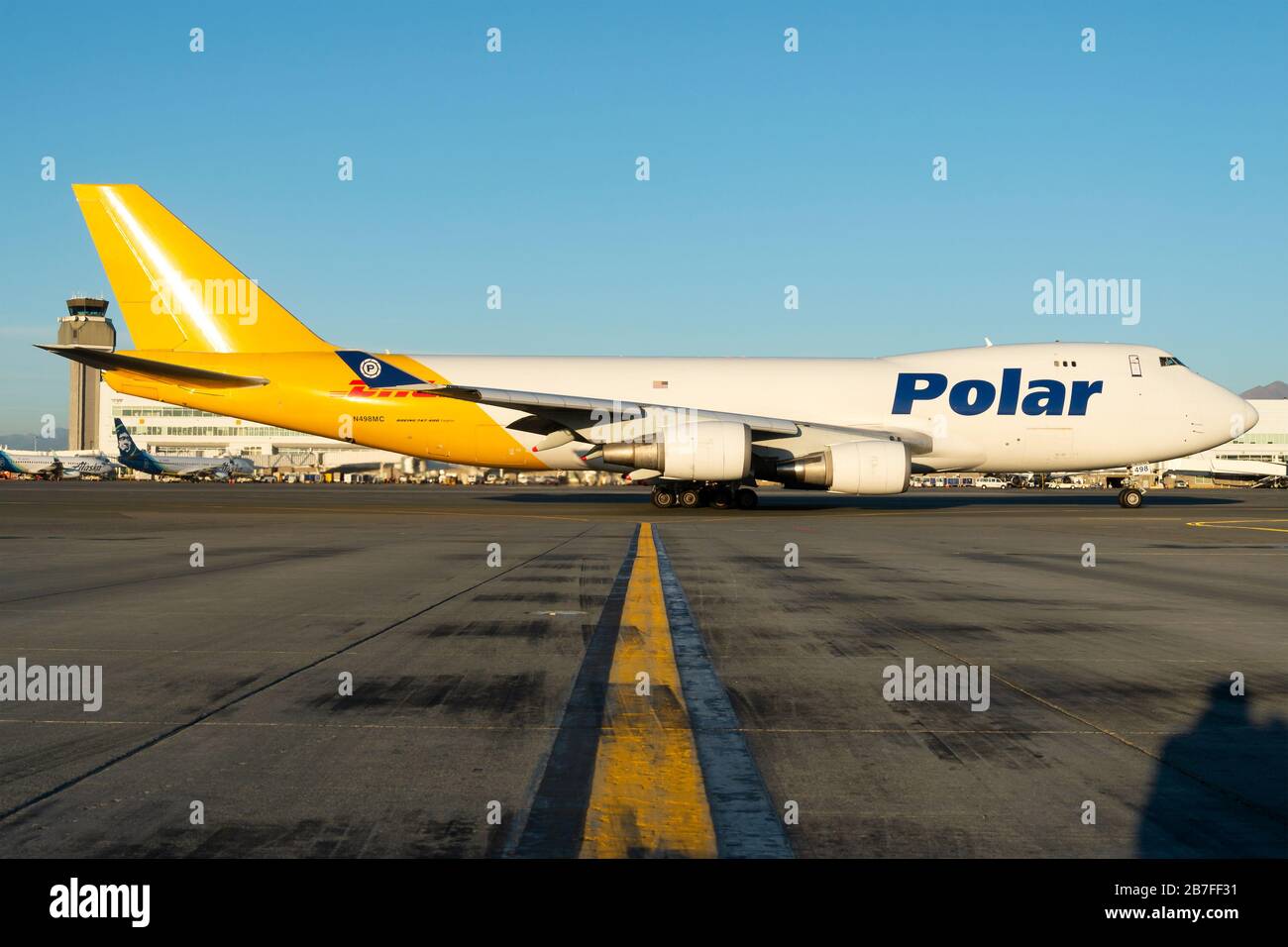Boeing 747 400 freighter hi-res stock photography and images - Alamy