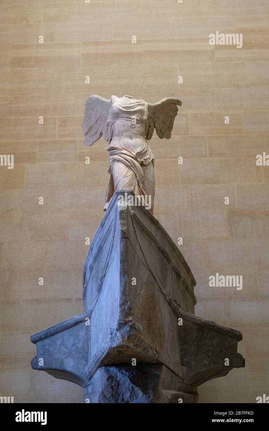 The Winged Victory of Samothrace ancient Greece sculpture at the Louvre ...