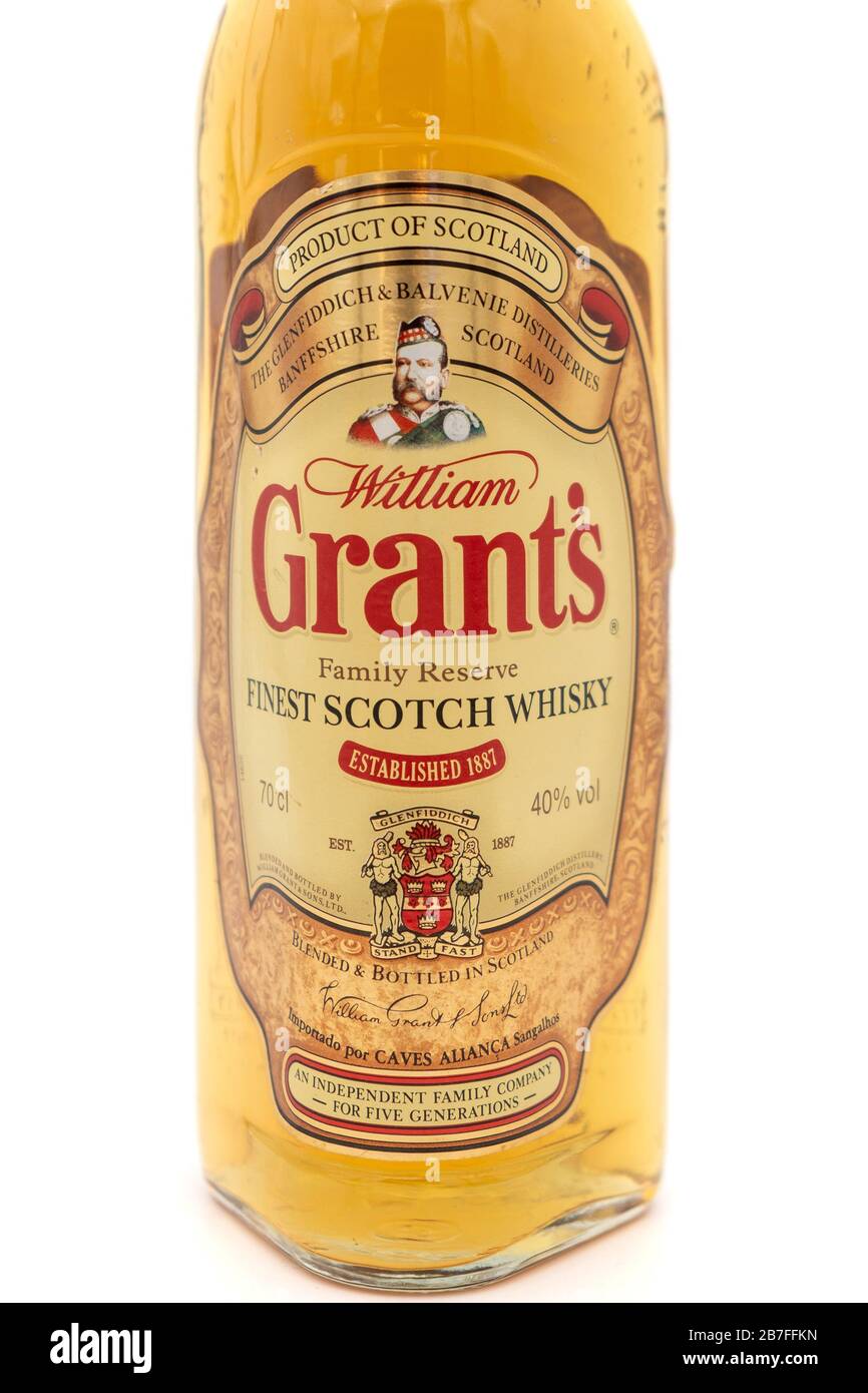 Bottles of scotch whisky hi-res stock photography and images - Alamy
