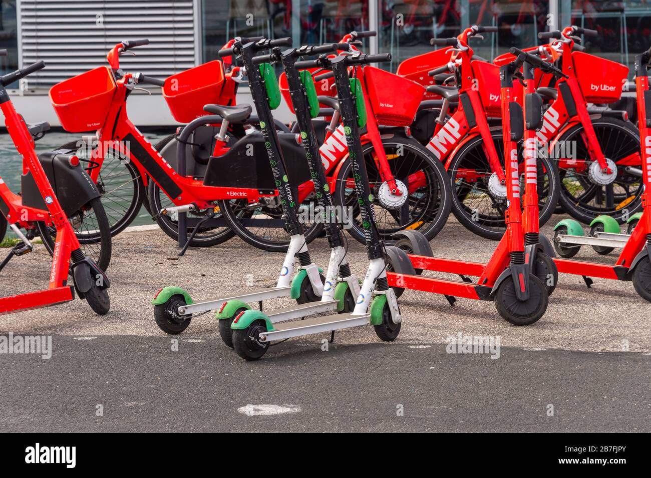 Hive electric scooter sharing hi-res stock photography and images - Alamy