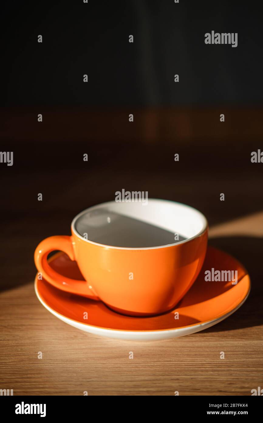 Colour plate flat hi-res stock photography and images - Alamy