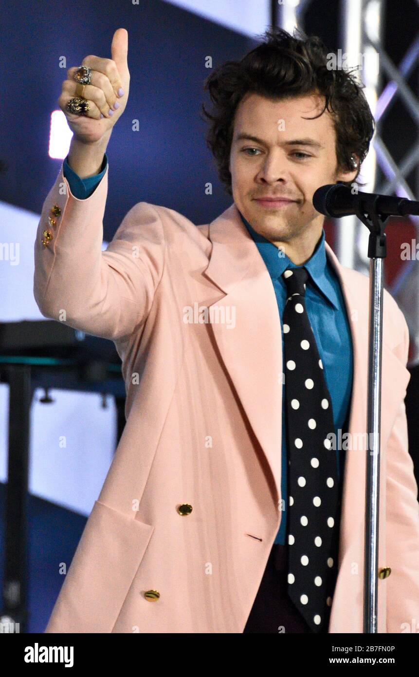 NEW YORK, NY, USA - FEBRUARY 26, 2020: English Singer-Songwriter Harry ...