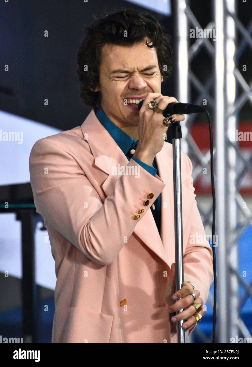 NEW YORK, NY, USA - FEBRUARY 26, 2020: English Singer-Songwriter Harry ...