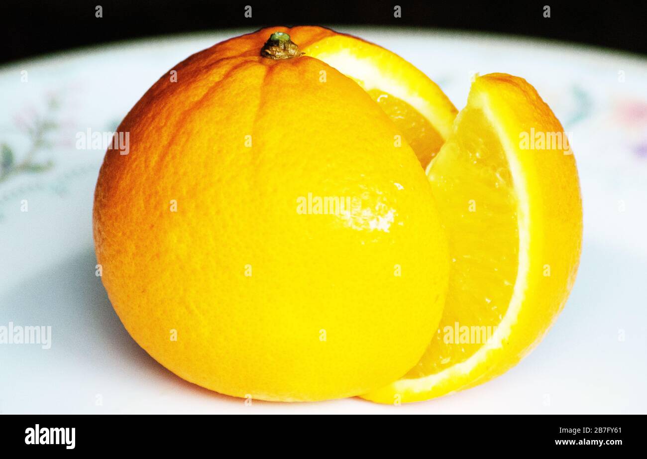 Peeled and unpeeled orange hi-res stock photography and images - Alamy