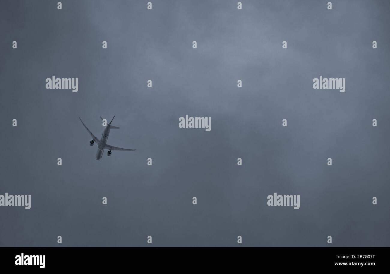 Airplane passenger death hi-res stock photography and images - Alamy