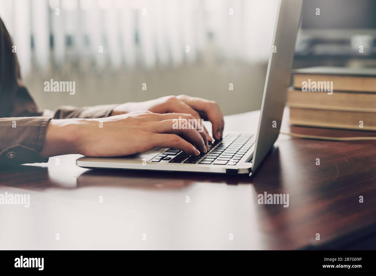 Business man computer hi-res stock photography and images - Alamy