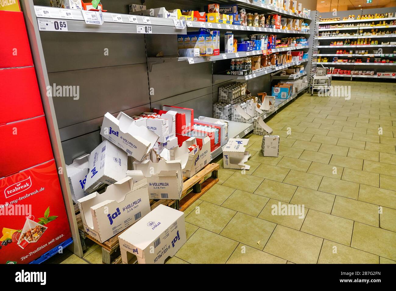 Hoarding syndrome hi-res stock photography and images - Alamy