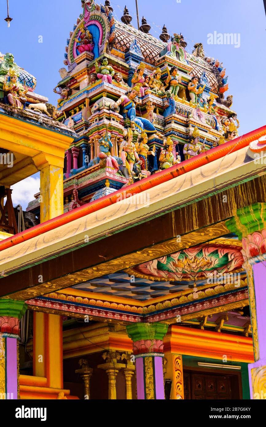 Of hindu temple pillars hi-res stock photography and images - Alamy