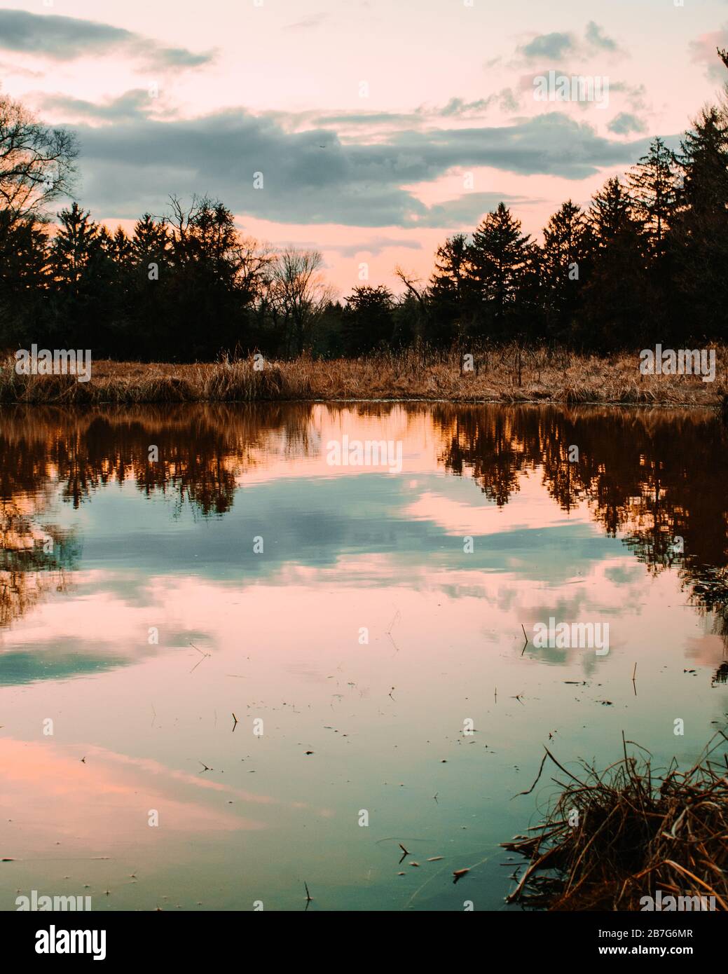 Sun reflecting off water surface hi-res stock photography and images ...