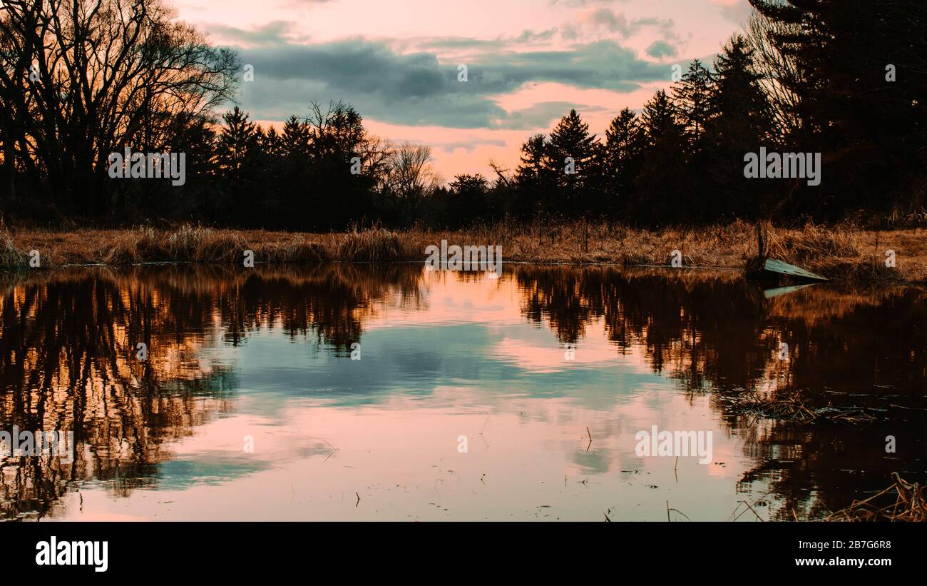 Sun reflecting off water surface hi-res stock photography and images ...