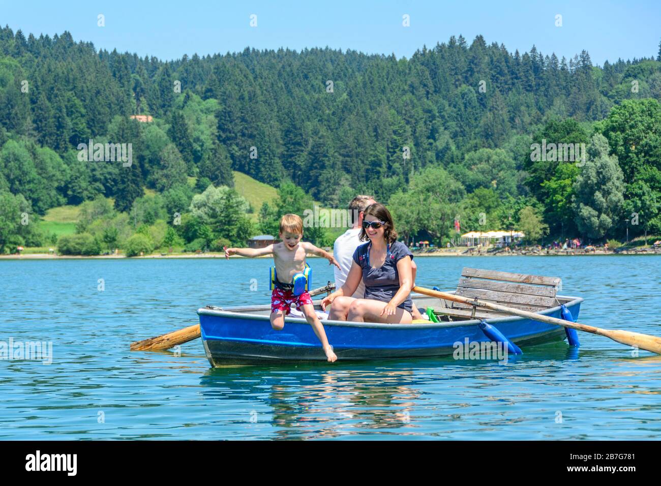 Child rowing a boat hi-res stock photography and images - Alamy