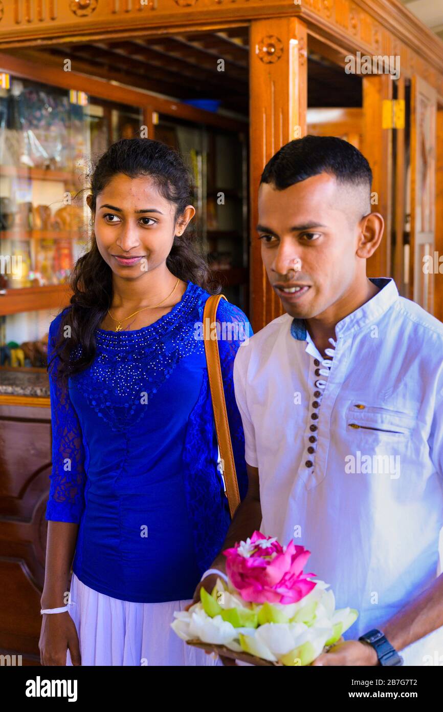 Sri lanka young couple people hi-res stock photography and images - Alamy