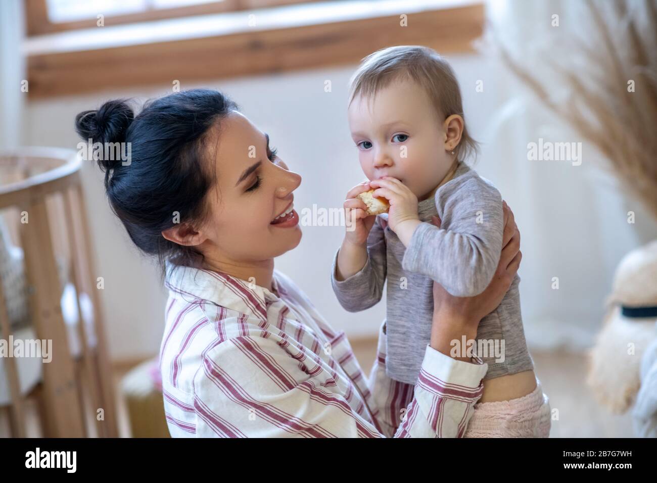 Mother daughter hugging fair hi-res stock photography and images - Alamy