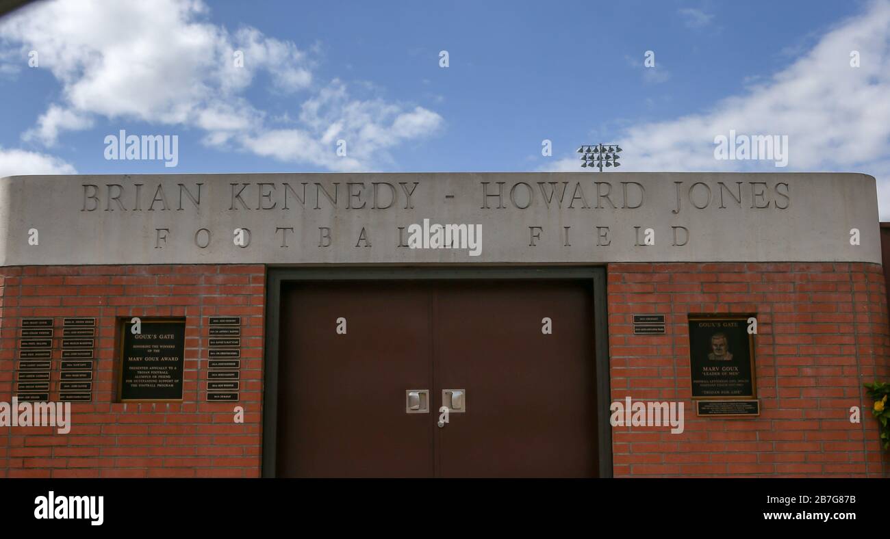 Howard jones usc hi-res stock photography and images - Alamy