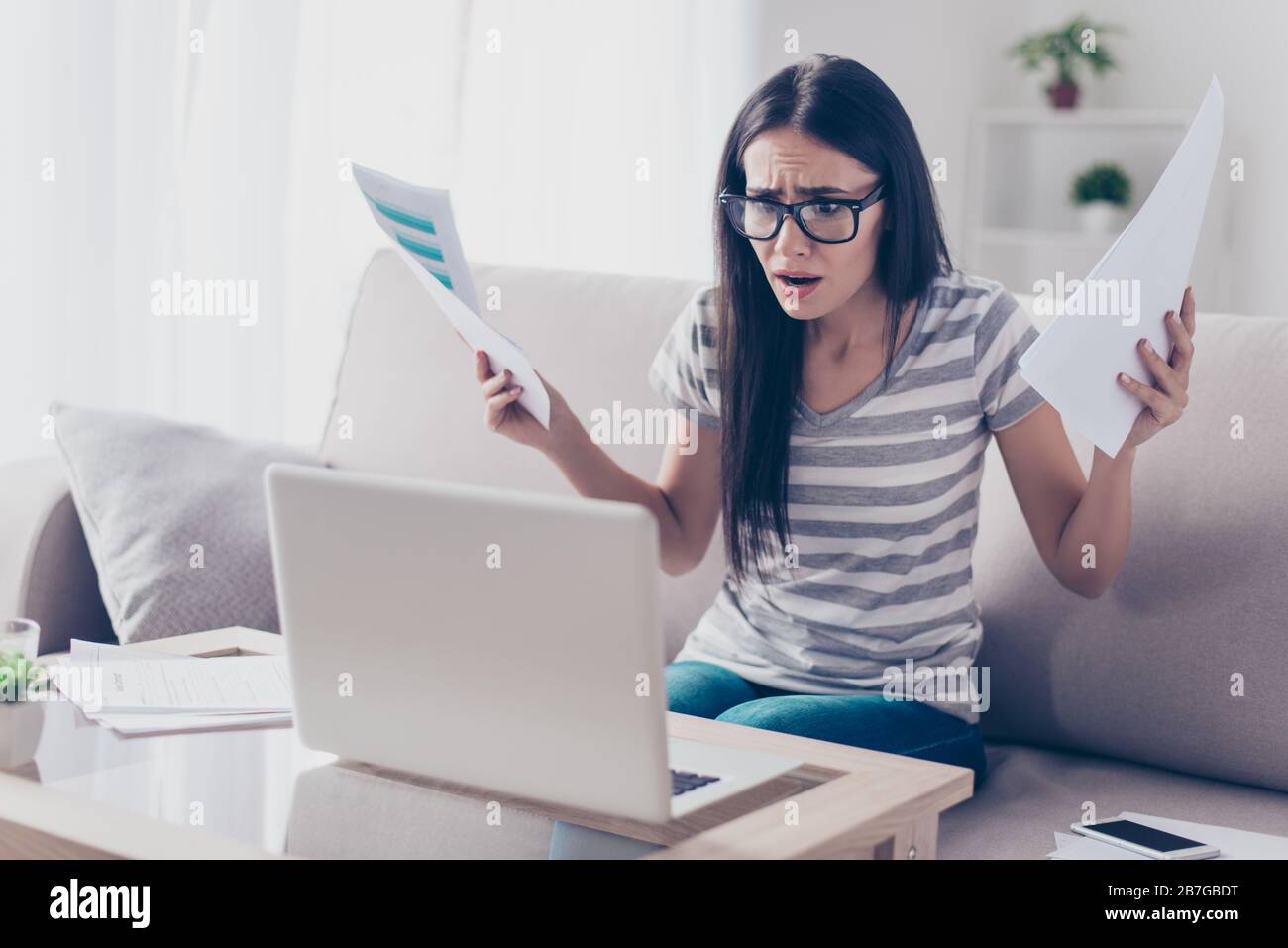 Bad day! The girl's computer did not save an important document. Sad ...