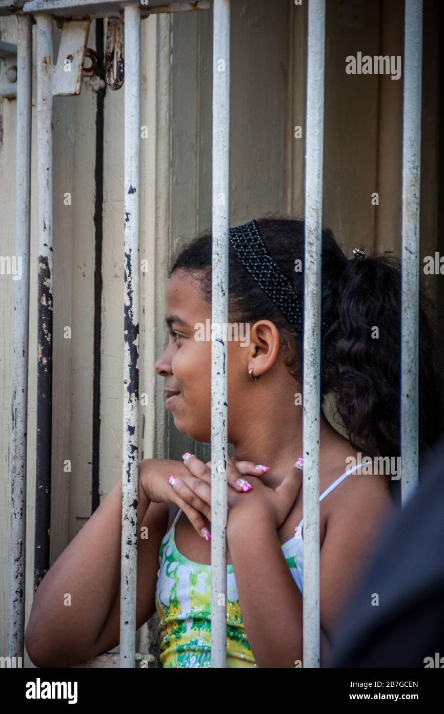 Cuban kids playing simple games Stock Photo - Alamy