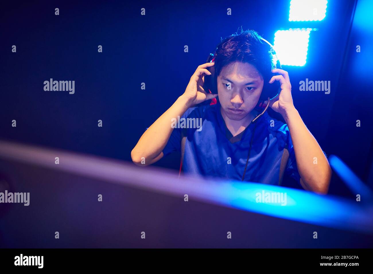 Japanese professional gamer Stock Photo - Alamy