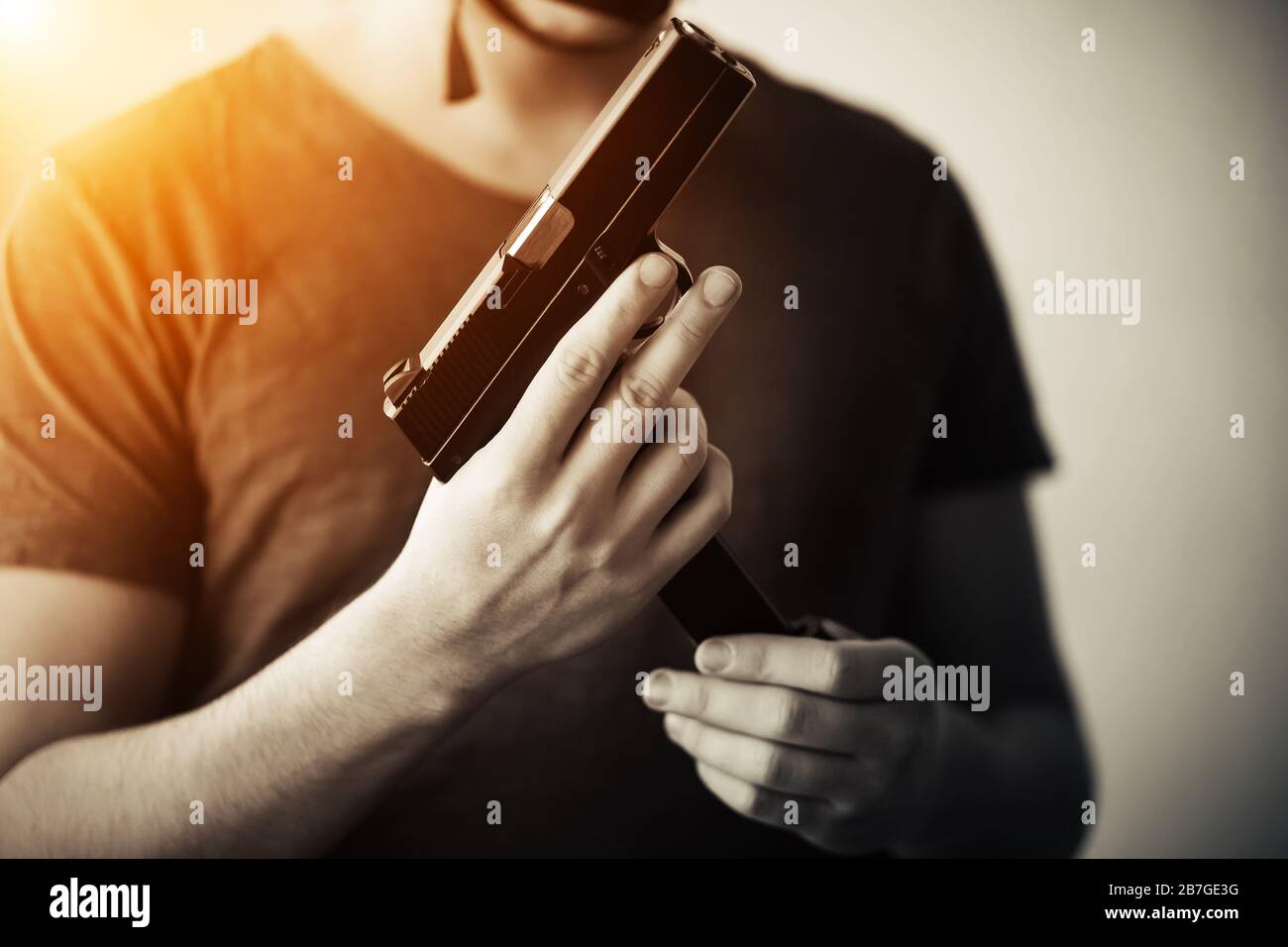 Magazine grip hi-res stock photography and images - Alamy