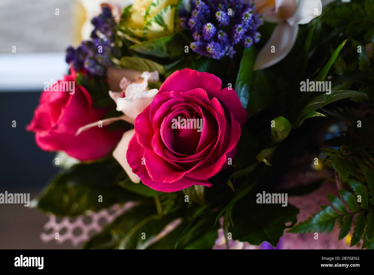 natural roses flower bouquet close up Stock Photo - Alamy