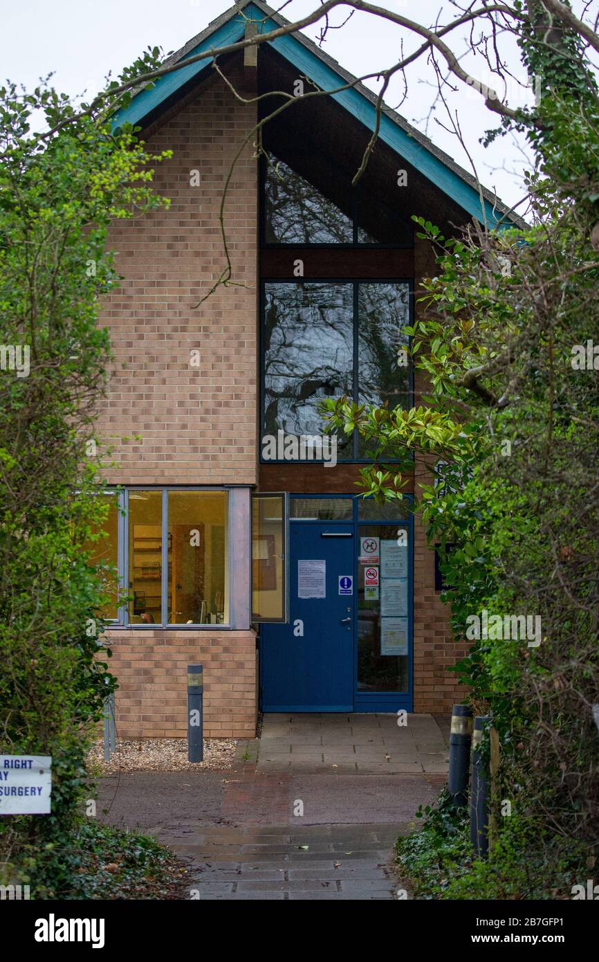 Nhs doctors surgery closed hi-res stock photography and images - Alamy