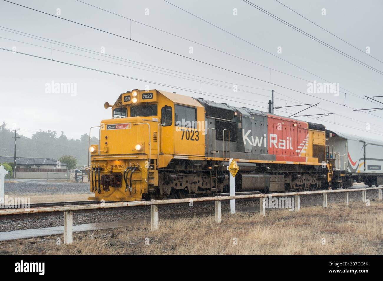 The Northern Explorer train approaches Ohakune station on New Zealands ...