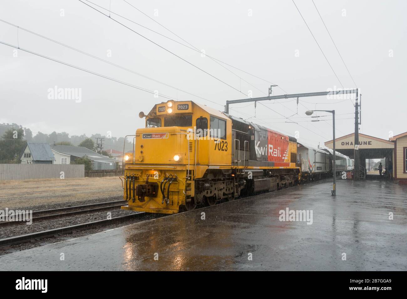 The Northern Explorer train approaches Ohakune station on New Zealands ...